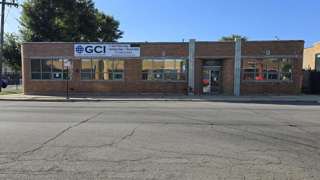 4535 W Addison Street, Chicago, IL 60641 | Crexi.com