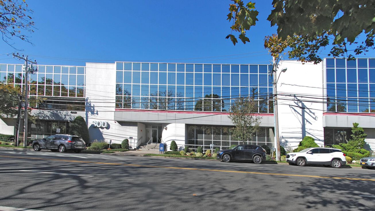 300 Old Country Rd, Mineola, NY 11501 | Crexi.com