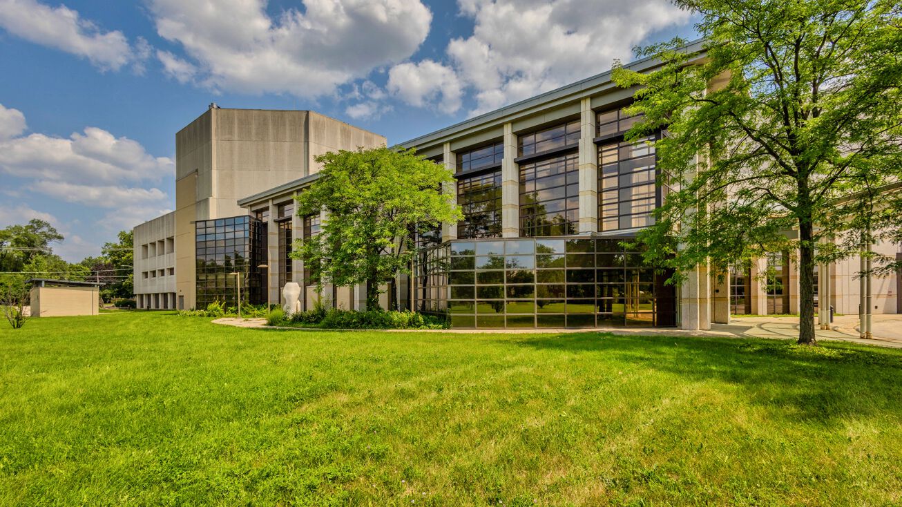 901 Center St, Elgin, IL 60120 | Crexi.com