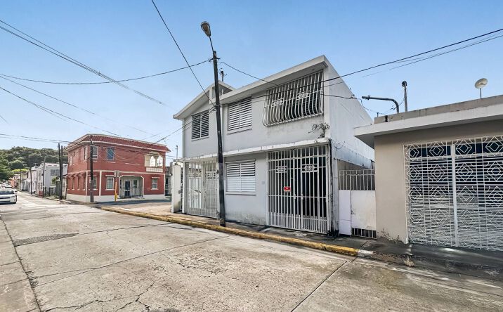 31 Corchado, Juncos, PR 00777 | Crexi.com