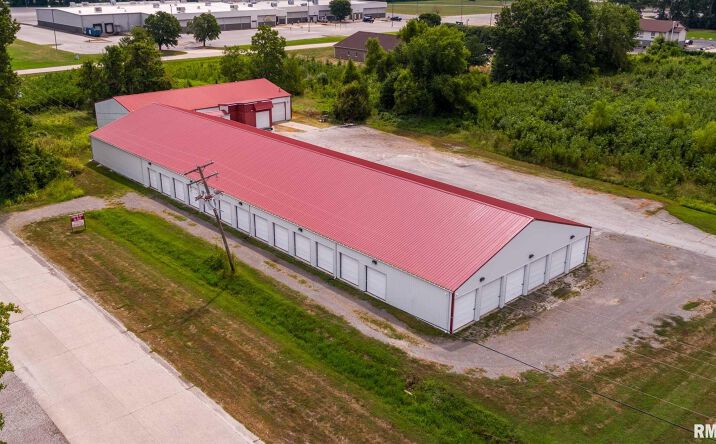 2672 Ken Gray Boulevard, West Frankfort, IL 62896 | Crexi.com