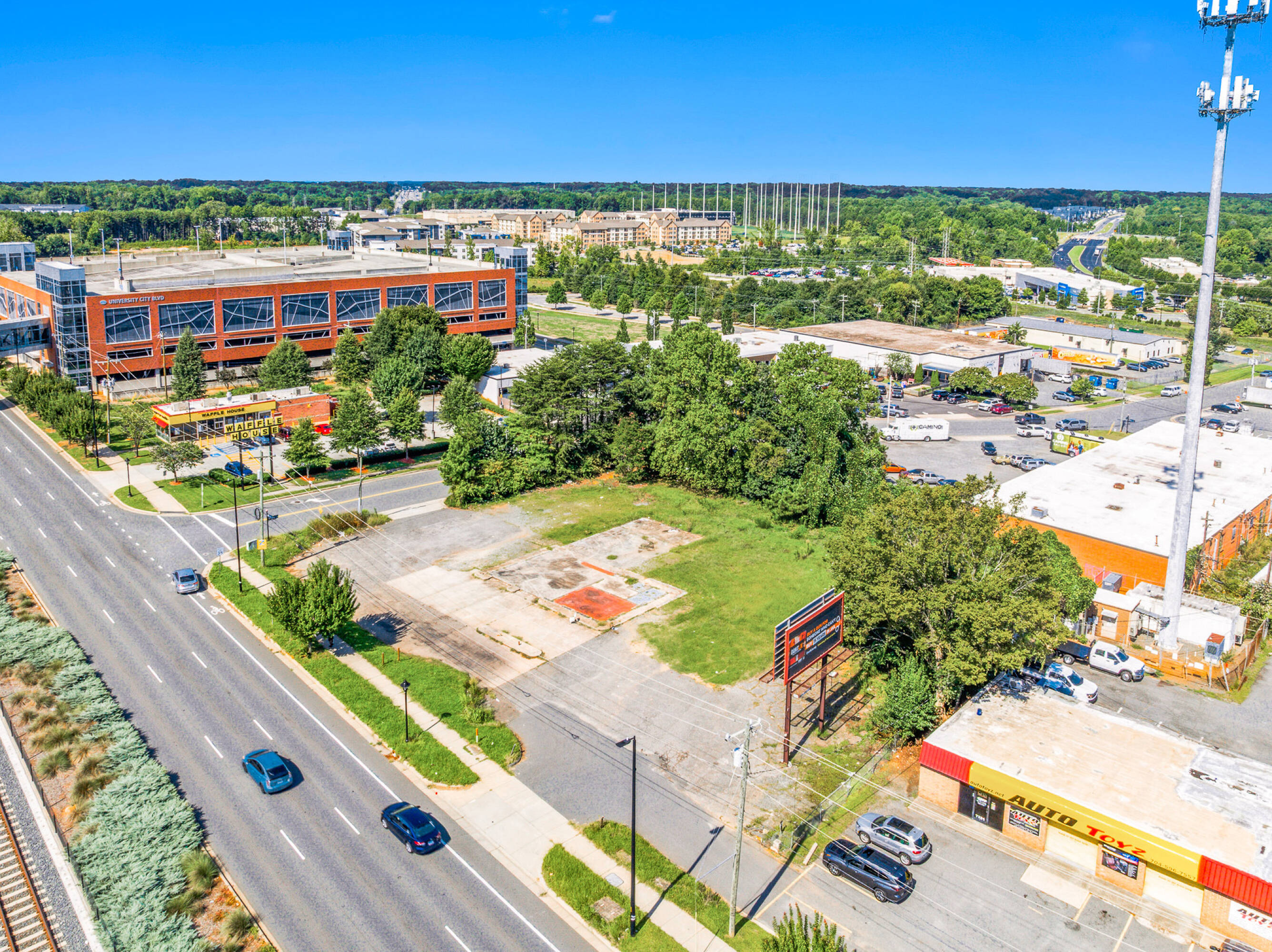 7305 N Tryon Street, Charlotte, NC 28262 | Crexi.com