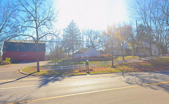 6889 W Maple Rd, West Bloomfield, MI 48322 | Crexi.com