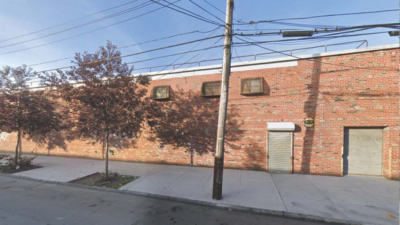 595 Berriman Street, Spring Creek, NY 11208 | Crexi.com
