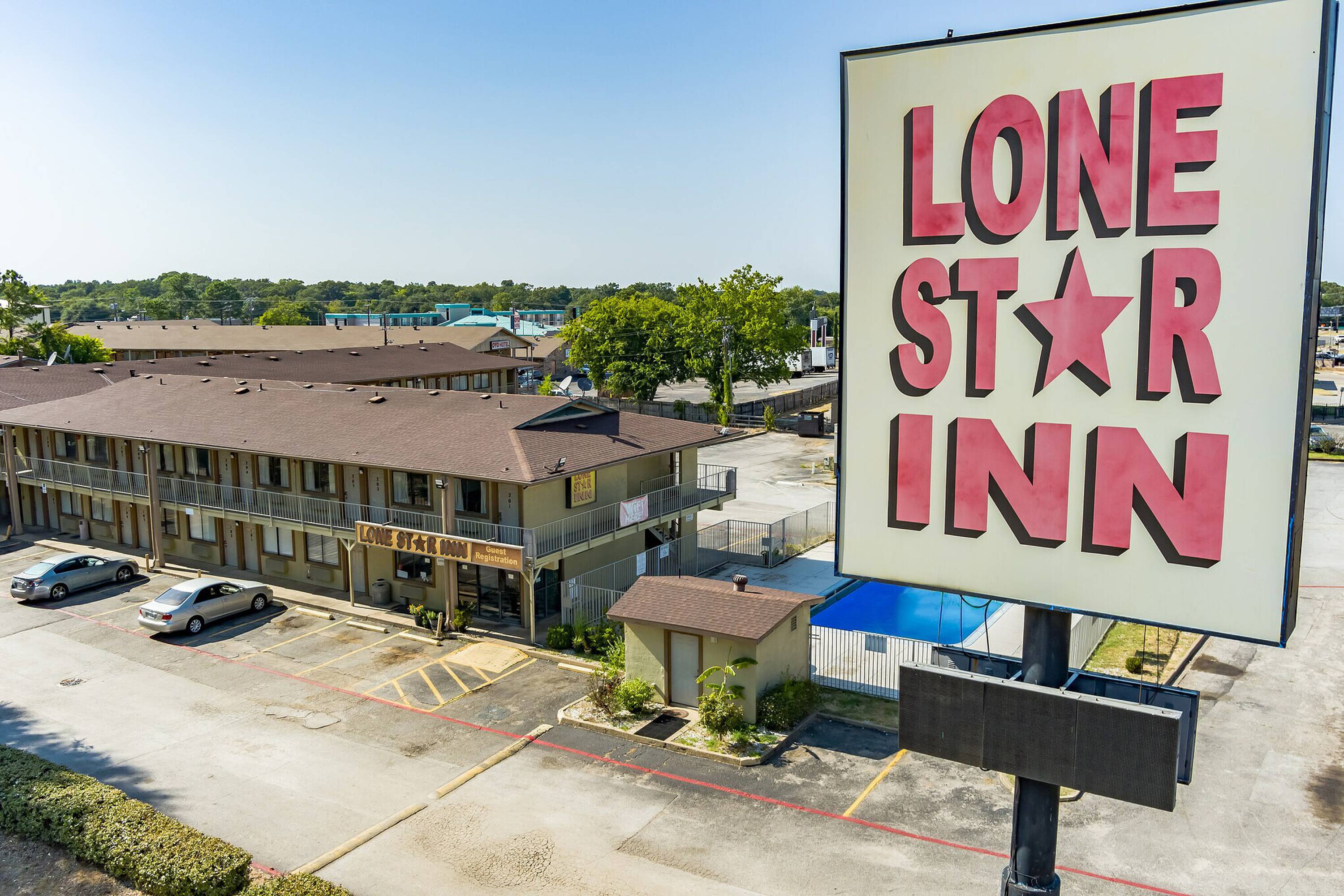 3236 W Gentry Pkwy, Tyler, TX 75702 | Crexi.com
