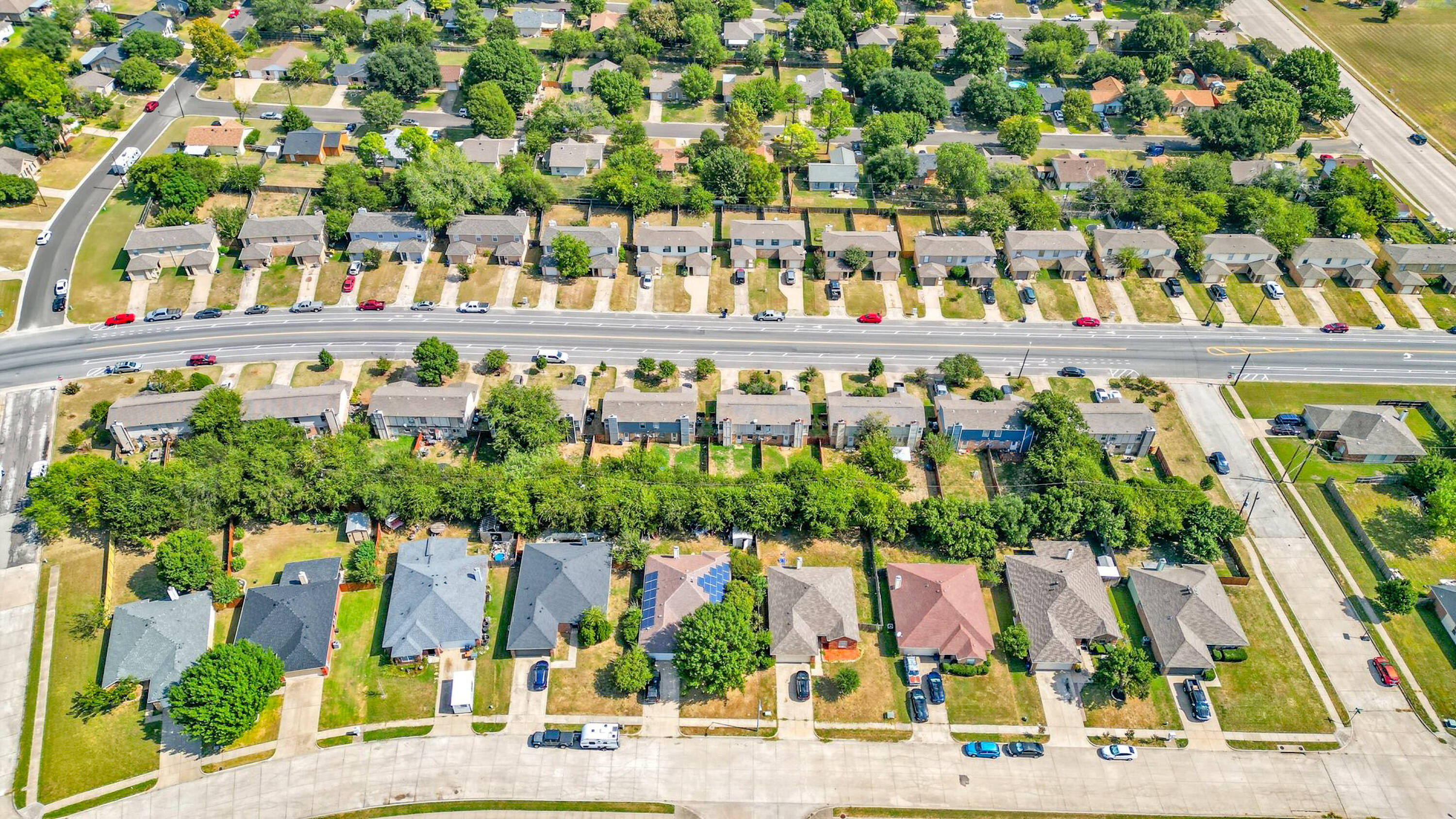 737 NW SUMMERCREST BLVD Burleson TX 76028 APN: 126.2603.07010 | Crexi.com