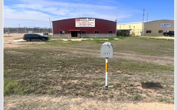 2222 I-35, Pearsall, TX 78061 | Crexi.com