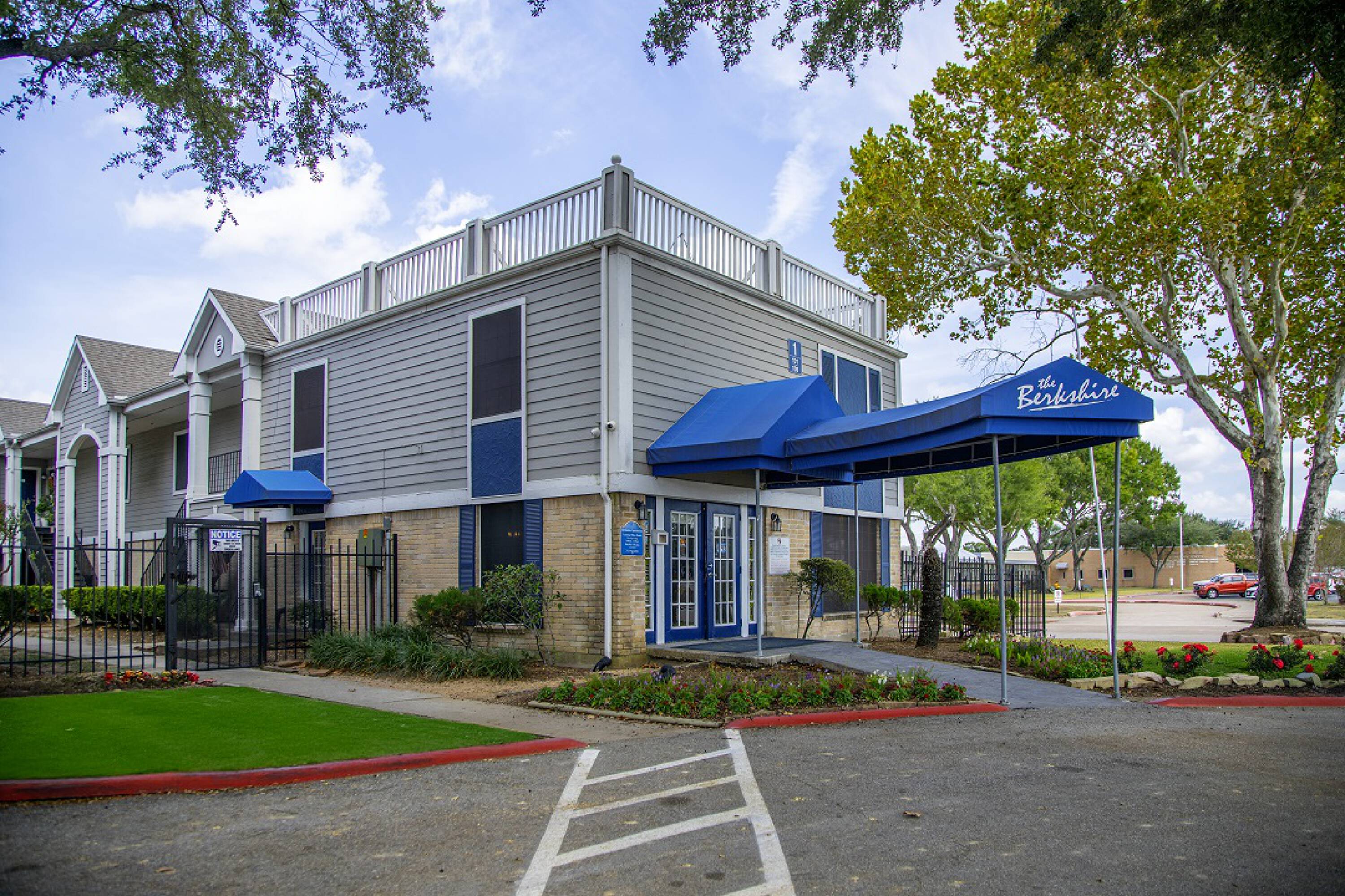 8600 THETA ST # 227 Houston TX 77034-2777 APN: 0881190000024 | Crexi.com