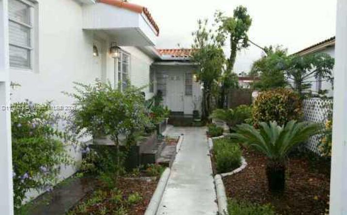 Isabel Marrero - Florida Realty of Miami, Corp | Crexi