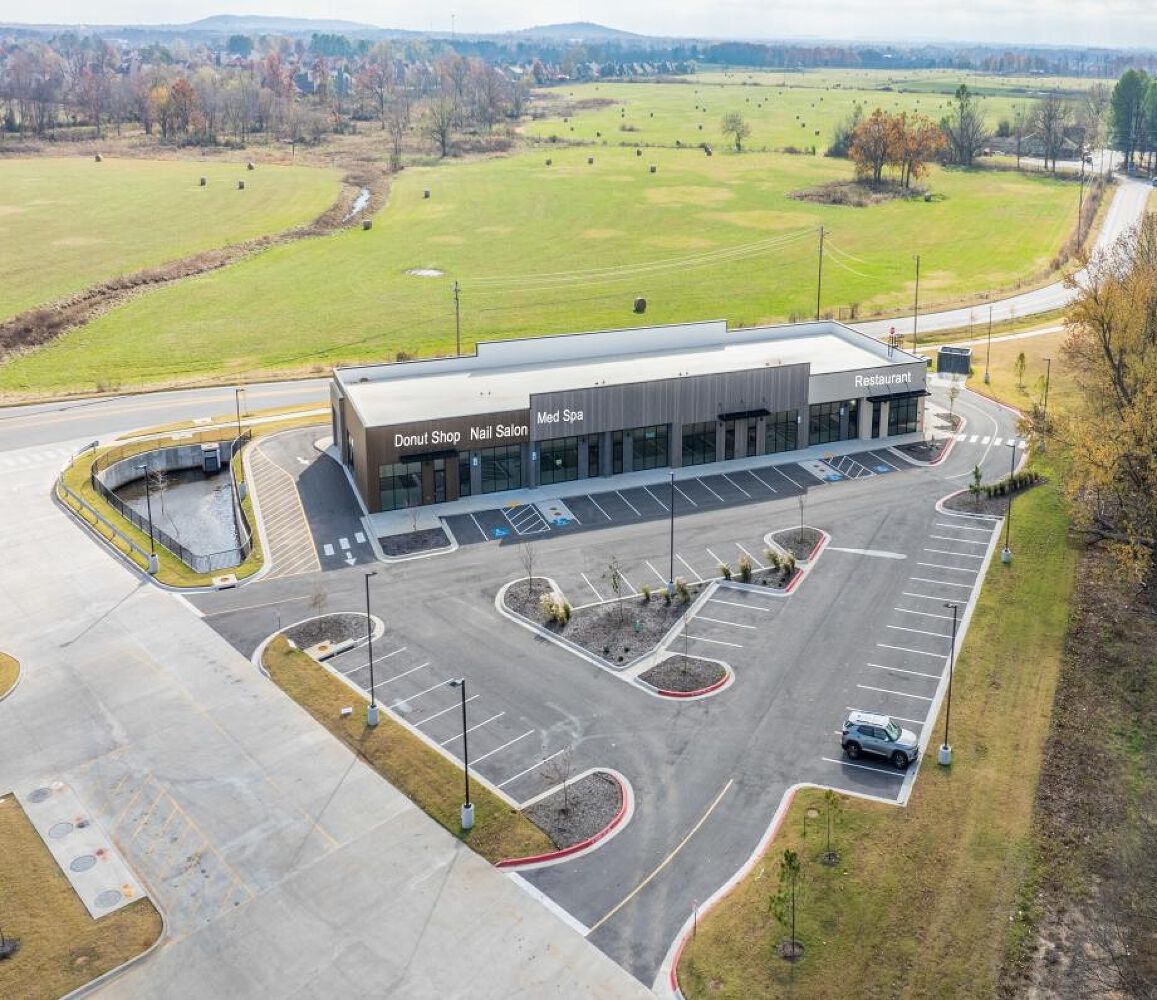 5400 S PINNACLE HILLS PKWY Rogers AR 72758-6037 APN: 02-02087-482 ...