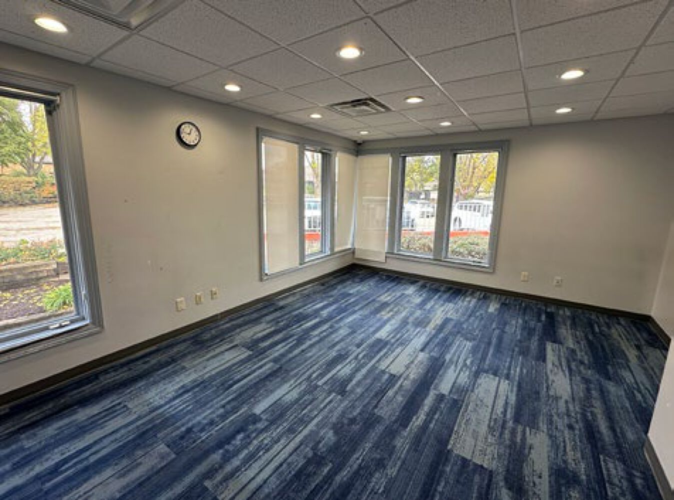 9802 Nicholas Street, Omaha, NE 68114 | Crexi.com
