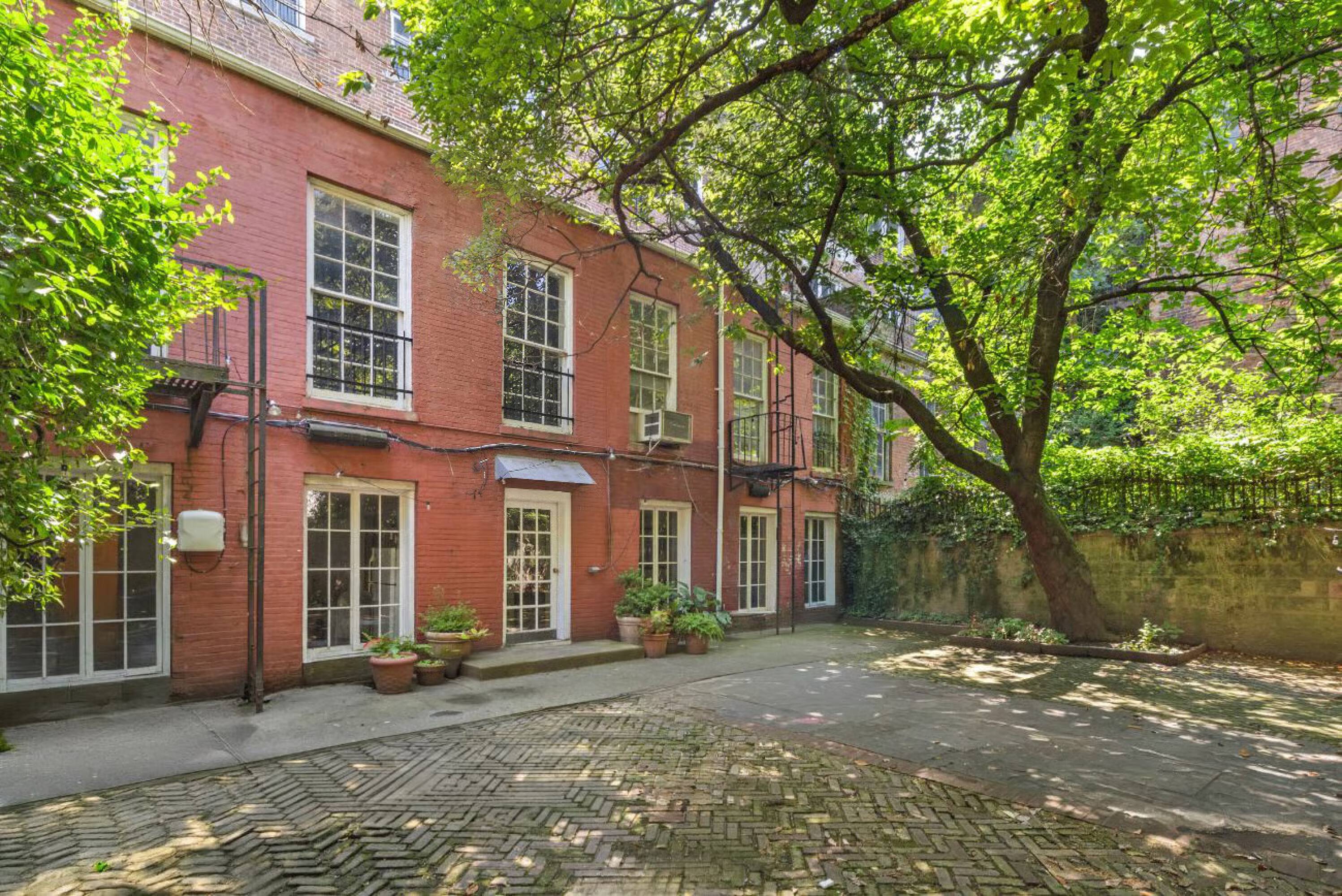 44-46 Barrow Street, New York, NY 10014 | Crexi.com