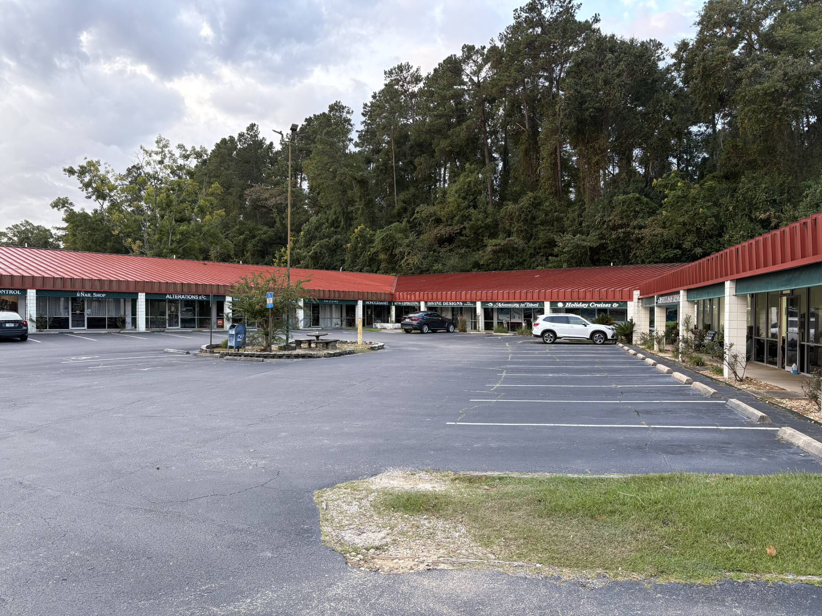 2522 Capital Cir NE, Tallahassee, FL 32308 | Crexi.com