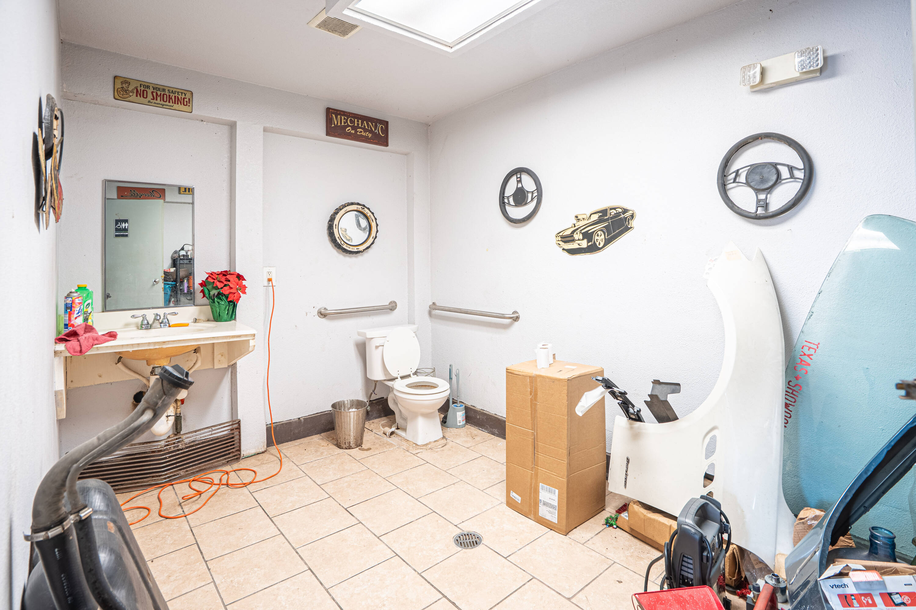 8928 Homestead Rd, Houston, TX 77016 | Crexi.com