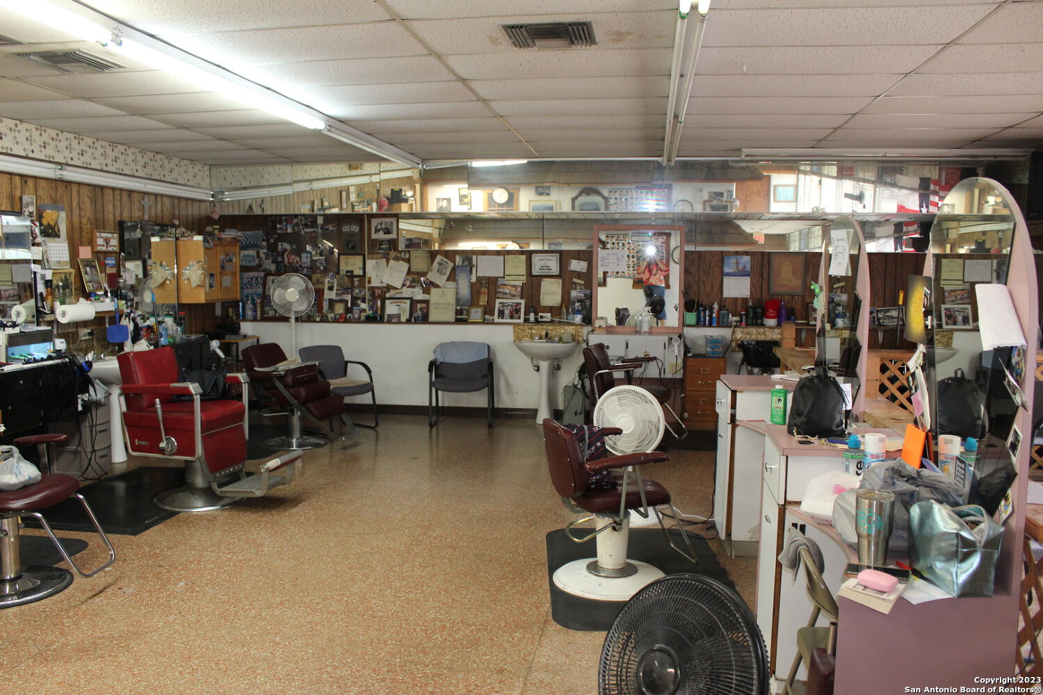 233 Athenian, Universal City, TX 78148 | Crexi.com