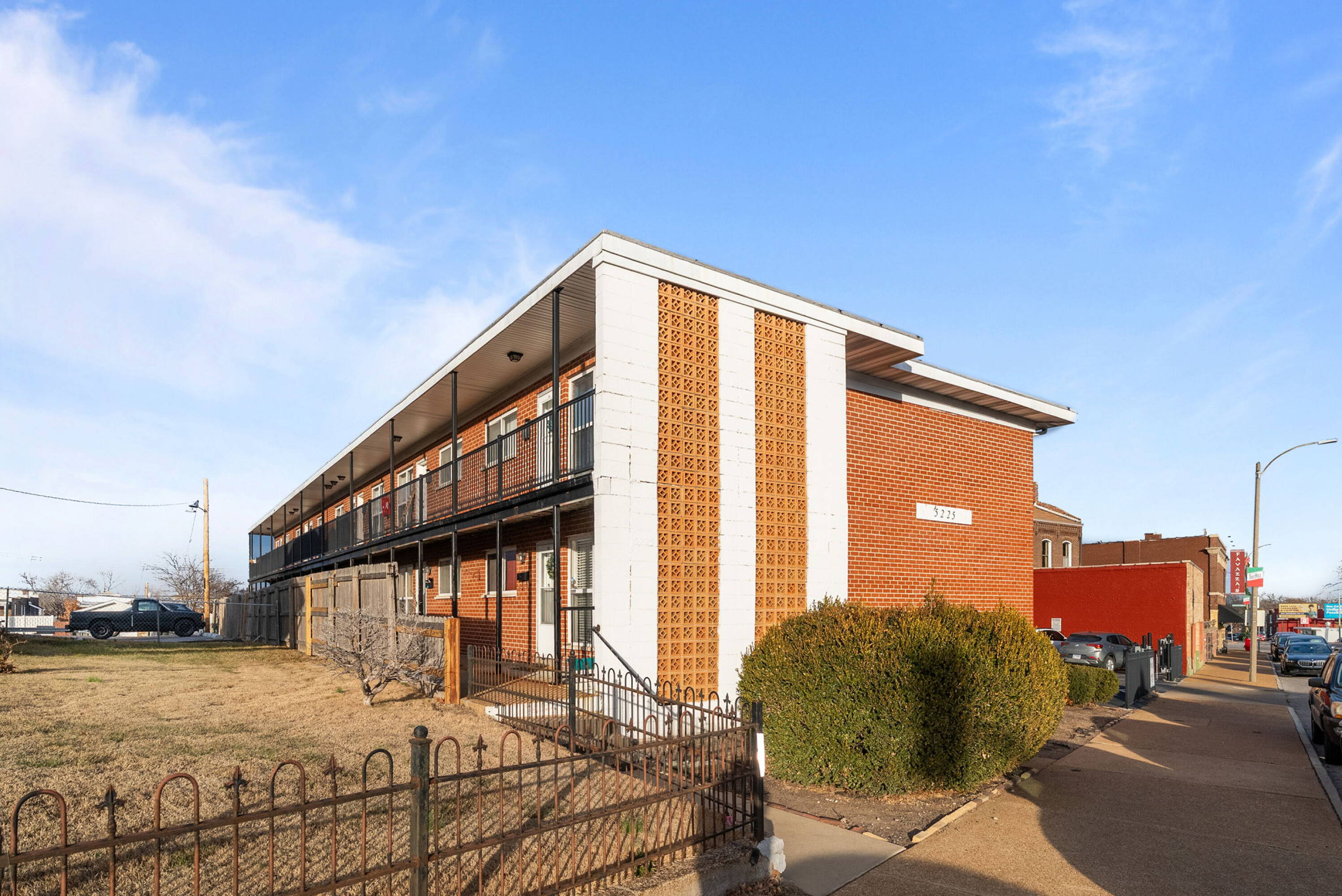 5225 Southwest Ave, St. Louis, MO 63139 | Crexi.com