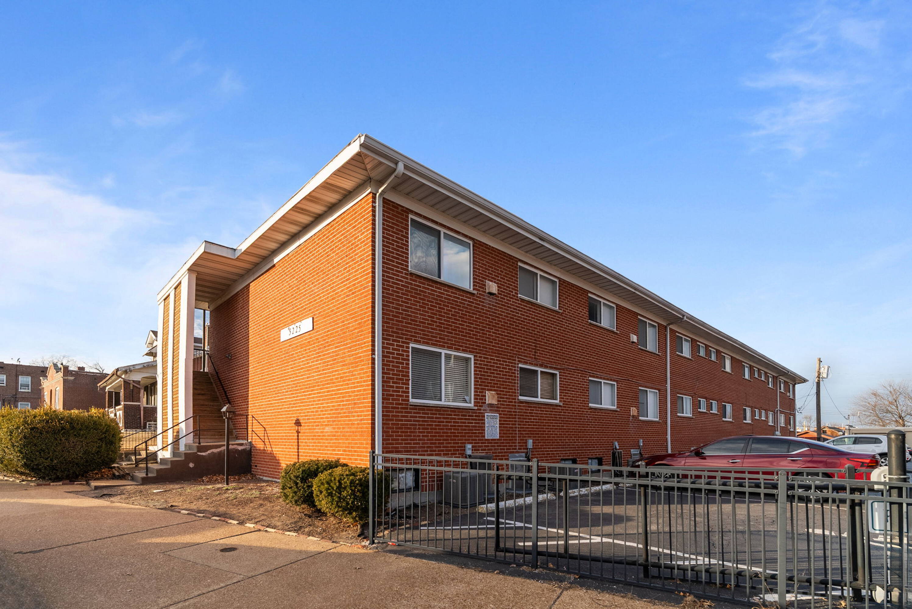 5225 Southwest Ave, St. Louis, MO 63139 | Crexi.com