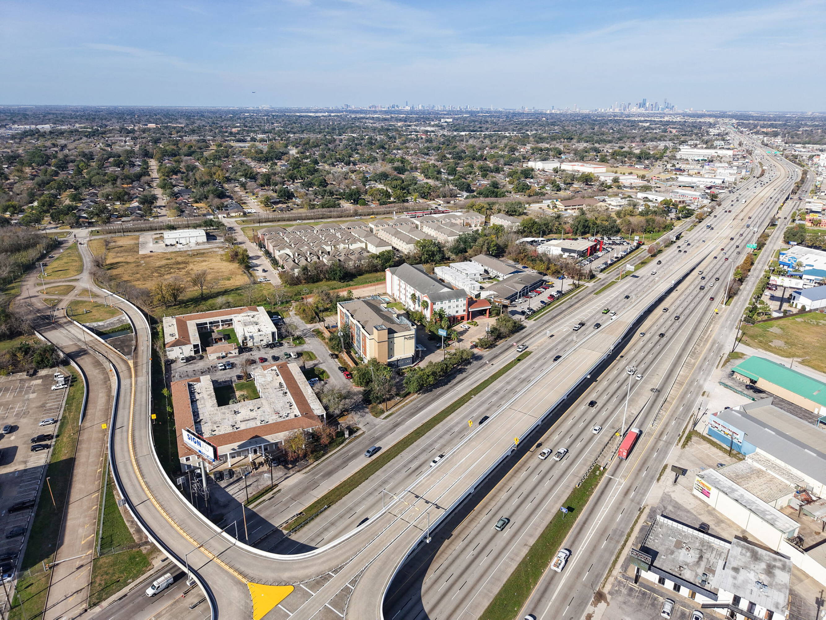 8800 Gulf Fwy, Houston, TX 77017 | Crexi.com
