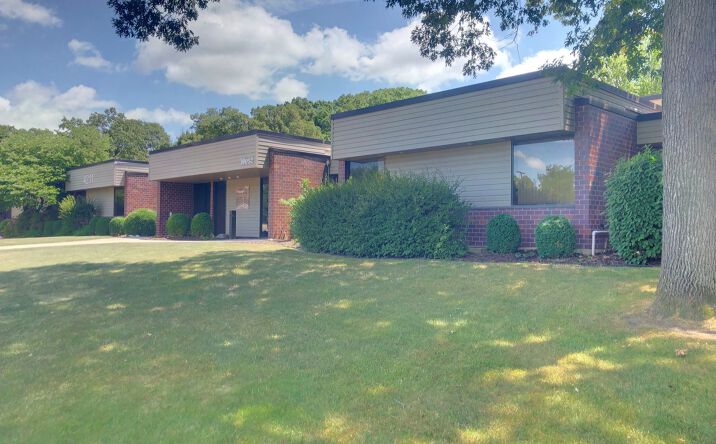 3210 Center Point Road NE, Cedar Rapids, IA 52402 | Crexi.com