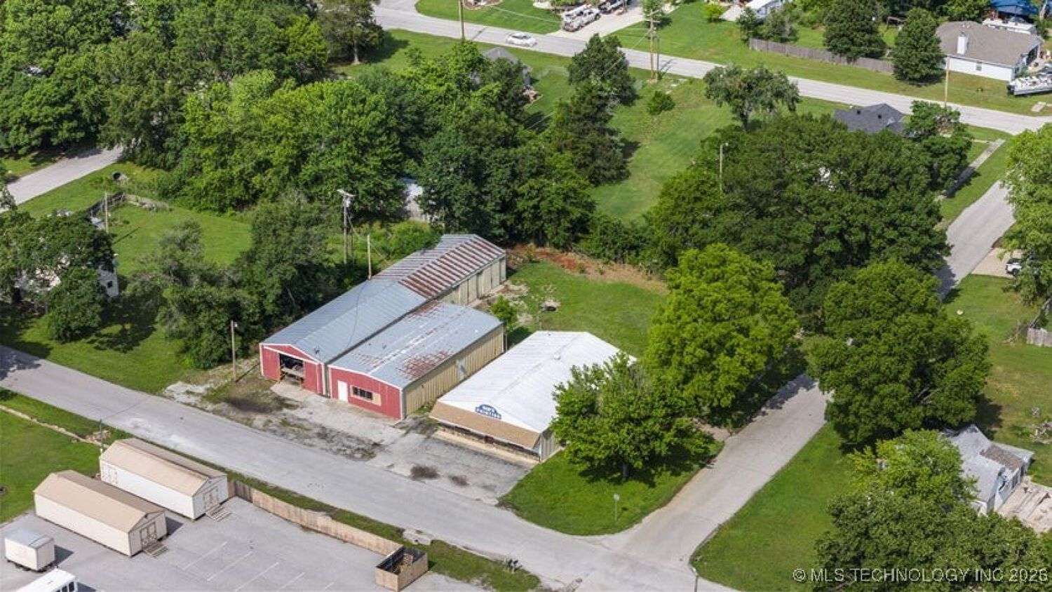 423 S Hazel Street, Grove, OK 74344 | Crexi.com
