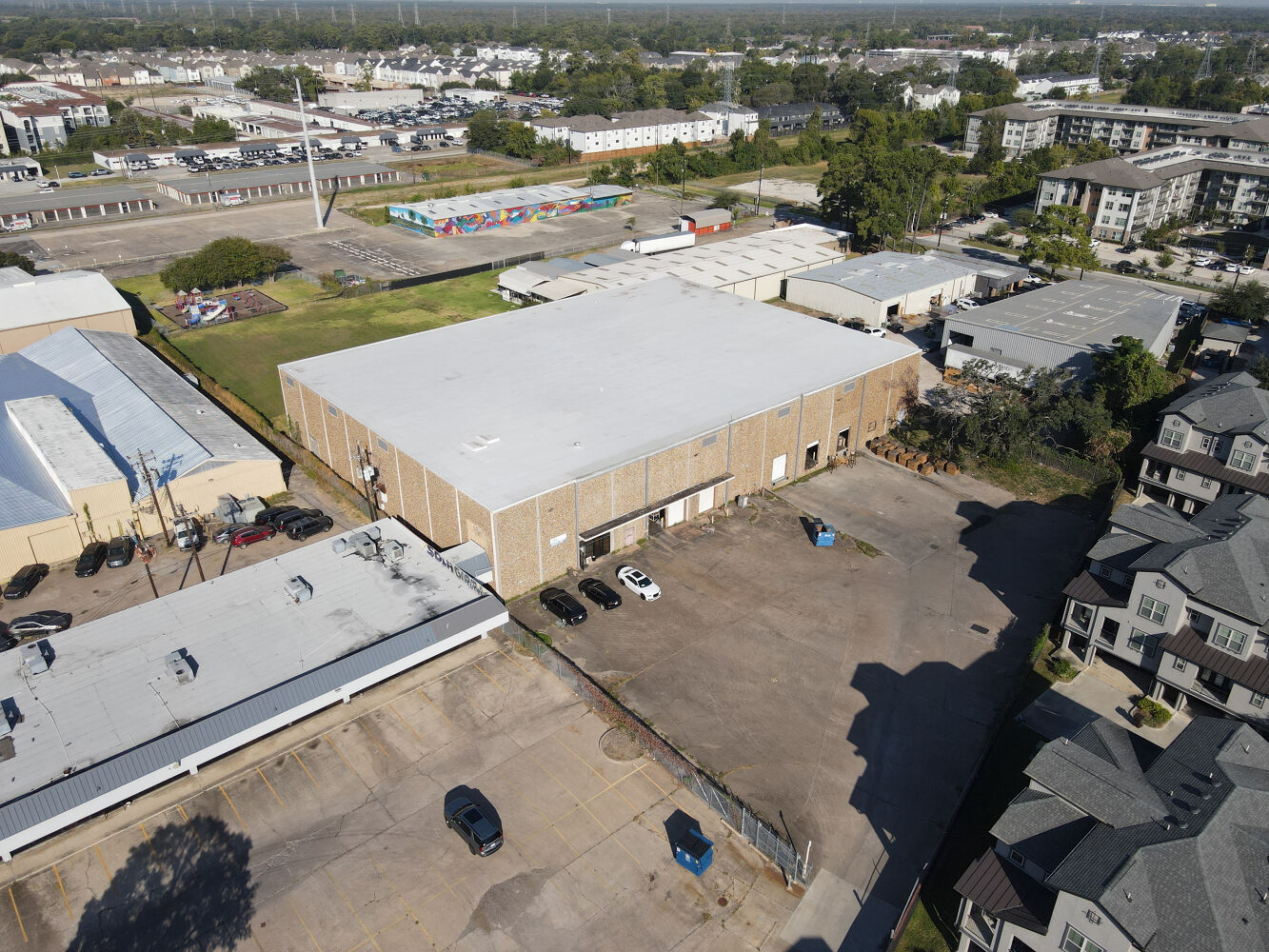 10910 Katy Fwy, Houston, TX 77043 | Crexi.com