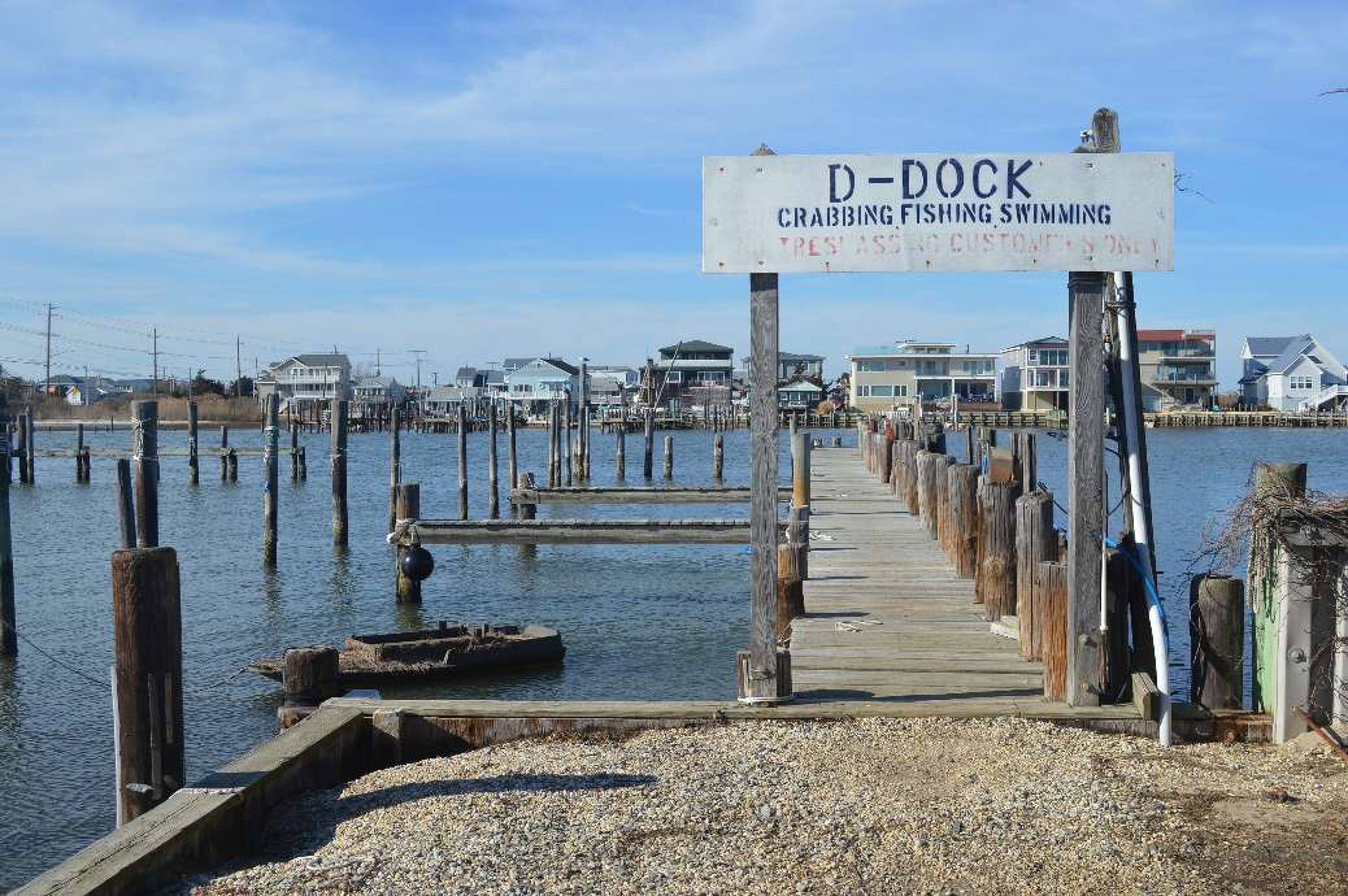 401 W 8th St, Ship Bottom, NJ 08008 | Crexi.com