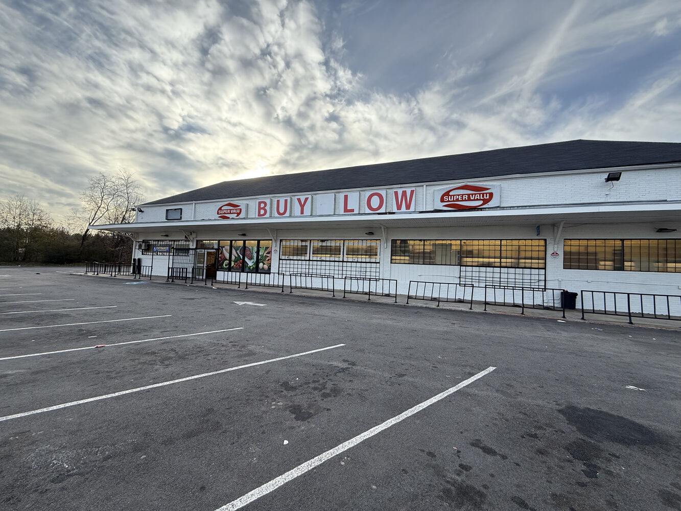 820 JAMES JACKSON PKWY NW Atlanta GA 30318-4541 APN: 14 020800150285 ...