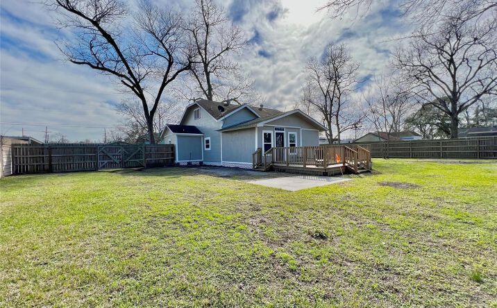 406 Cook St, Dayton, TX 77535 | Crexi.com
