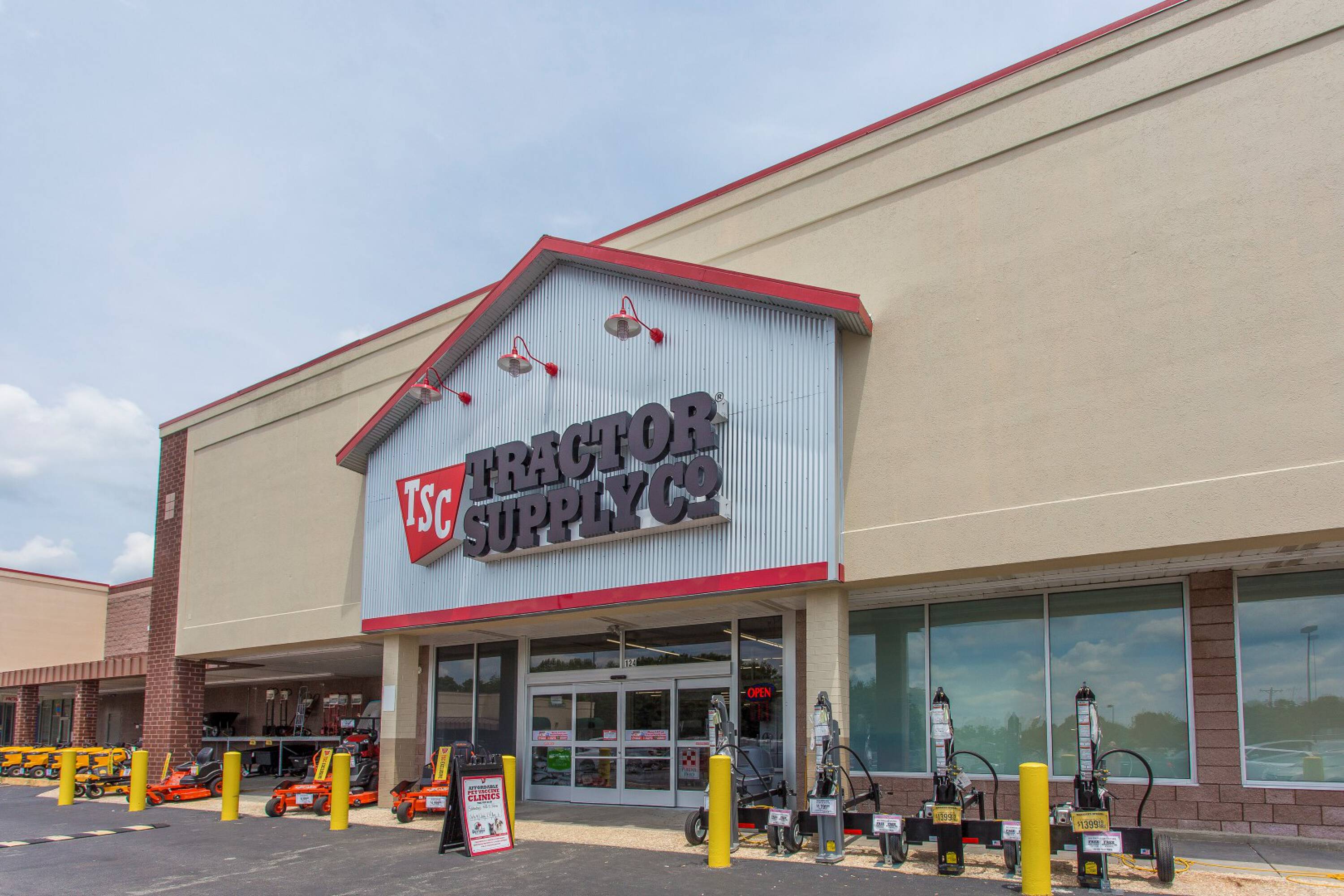 101 New Market, Madison, NC 27025 | Crexi.com