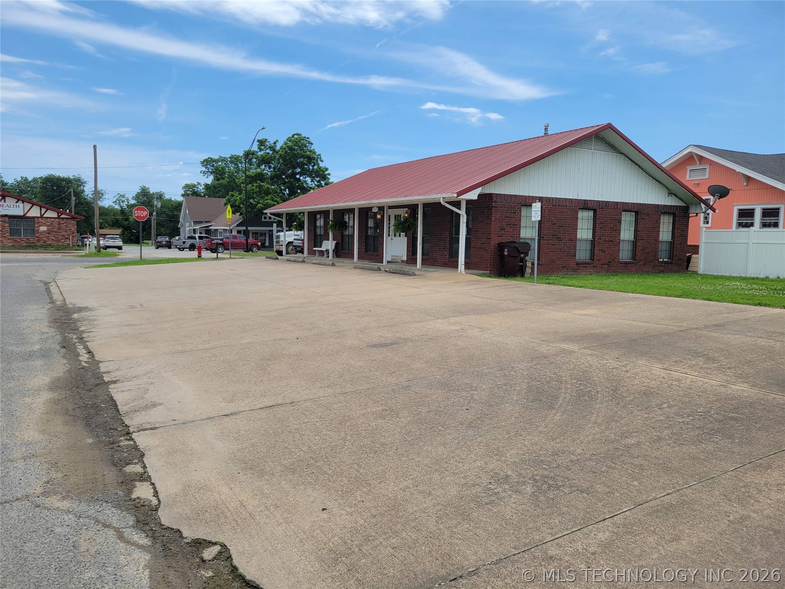 300 S Main Street, Eufaula, OK 74432 | Crexi.com