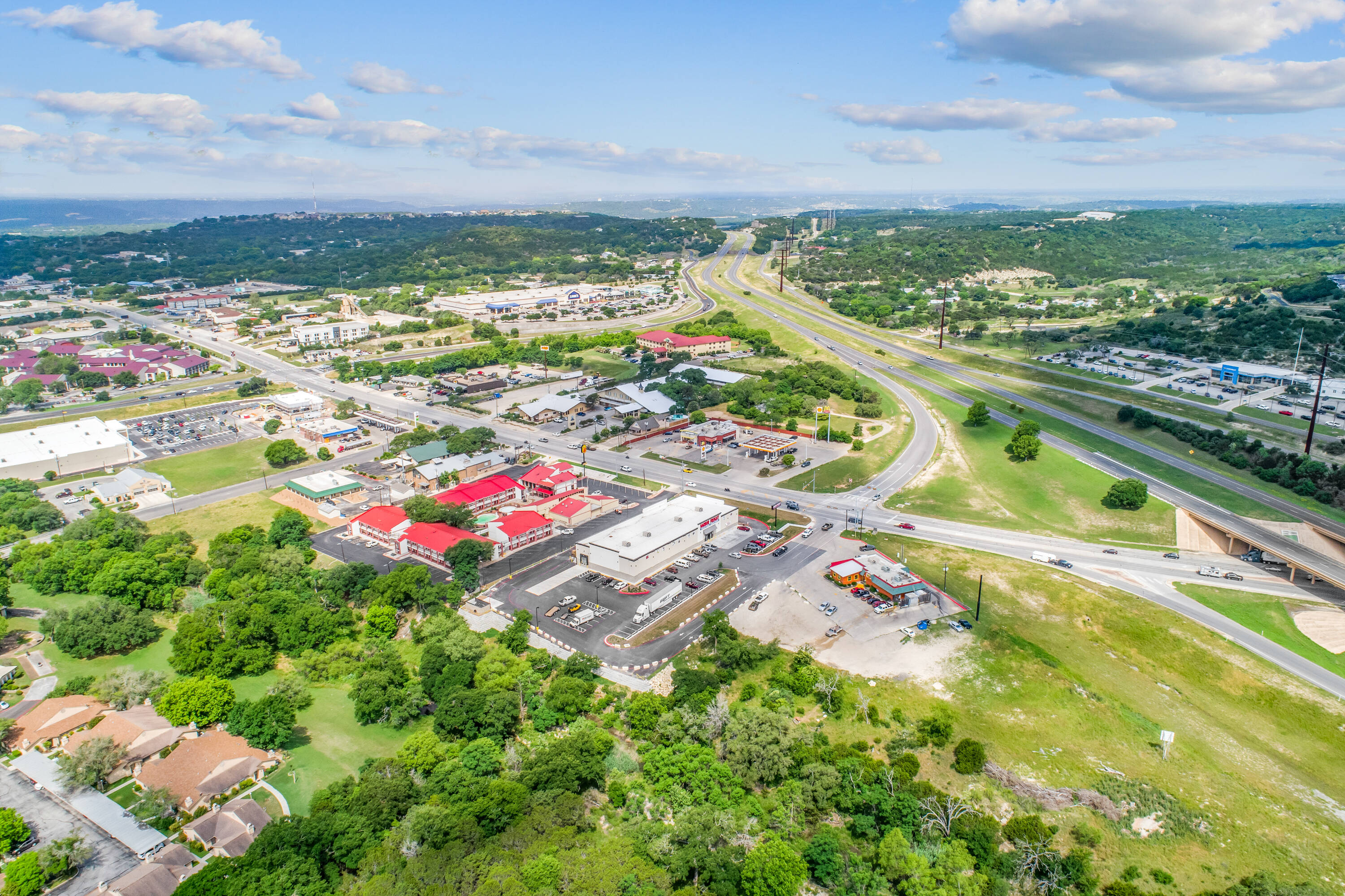 2137 SIDNEY BAKER ST Kerrville TX 78028-2512 APN: 538879 | Crexi.com