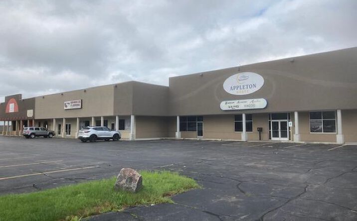 2639 S ONEIDA ST Appleton WI 54915-1700 APN: 31-8-1513-00 | Crexi.com
