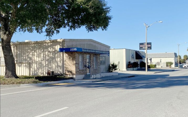 2500 12th St, Sarasota, FL 34237 | Crexi.com