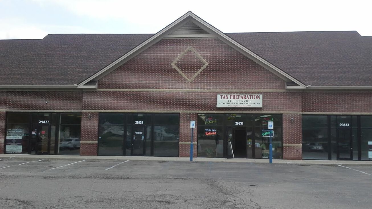 29827 W Nine Mile Rd., Farmington, MI 48336 | Crexi.com