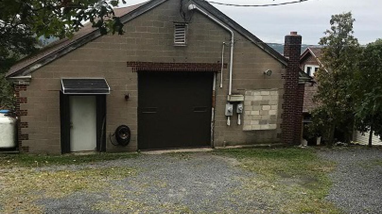 43 Ringtown Blvd, Shenandoah, PA 17976 | Crexi.com