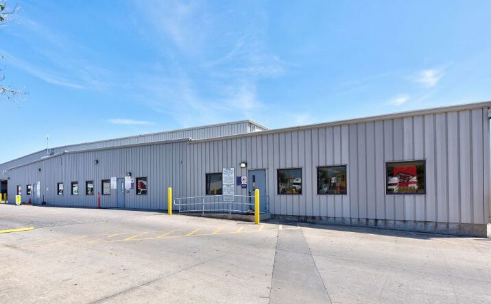 6410 W SAM HOUSTON PKWY N Houston TX 77041-5103 APN: 042-197-000-0166 | Crexi.com