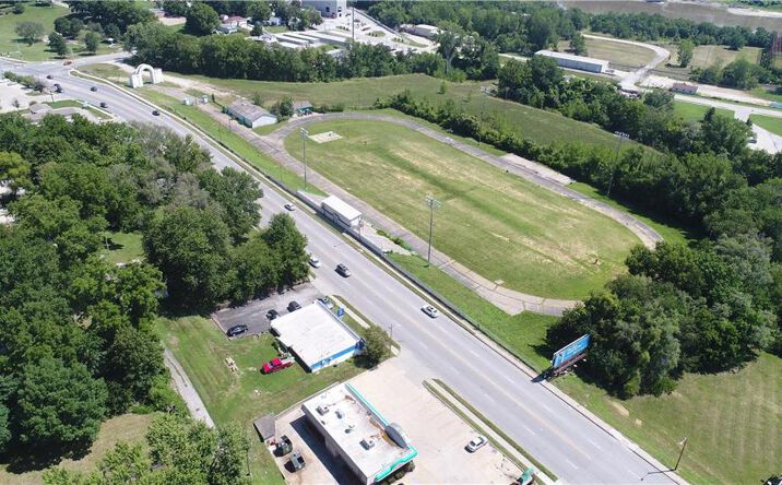 1701 S 4TH ST Leavenworth KS 66048 APN: 0521010101004001000 | Crexi.com