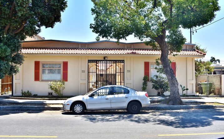 324 West Opp Street, Los Angeles, CA 90744 - Multifamily Property for Sale
