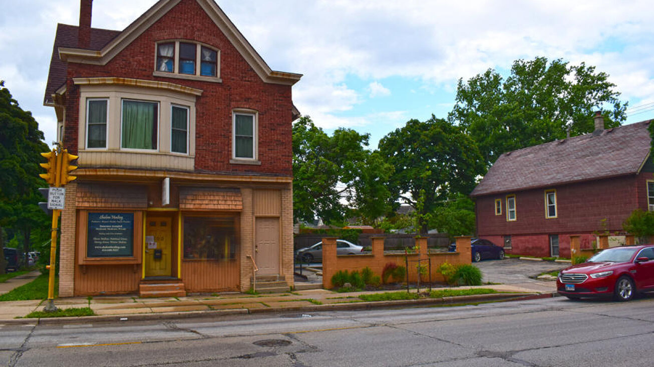 800 E Locust St, Milwaukee, WI 53212 - Retail Property for Sale - 800 E ...