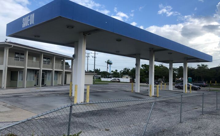 2522 Stickney Point Rd, Sarasota, FL 34231 | Crexi.com