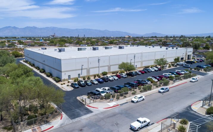 3675 E BRITANNIA DR Tucson AZ 85706-5041 APN: 140292040 | Crexi.com