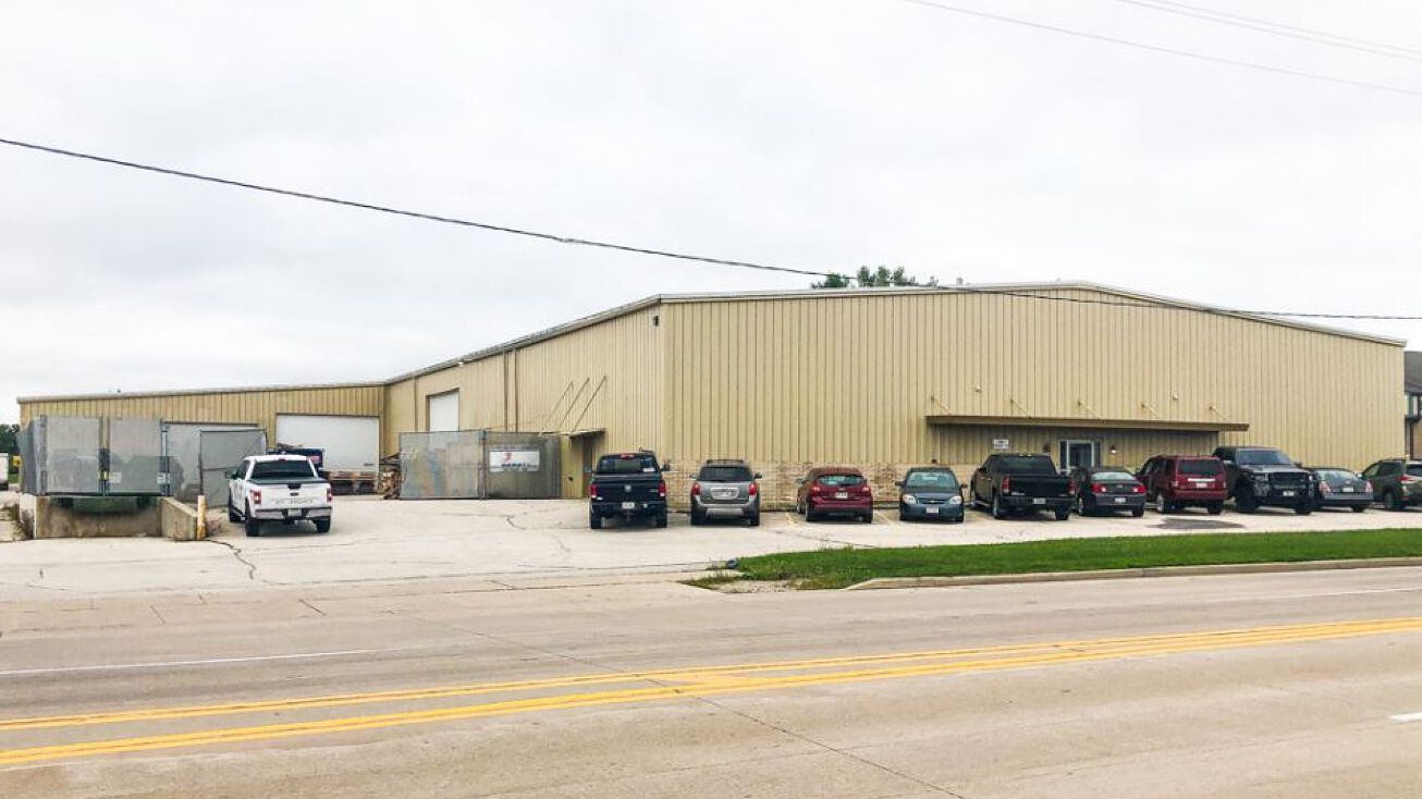 995 Waube Lane, Ashwaubenon, WI 54304 | Crexi.com