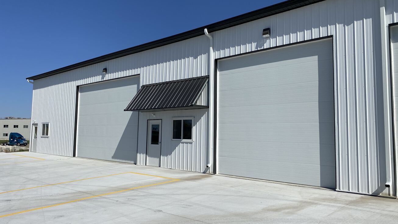 3694 W 83rd St, Davenport, IA 52806 | Crexi.com