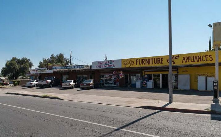 1050 N WATERMAN AVE San Bernardino CA 92410-3804 APN: 0140122150000 ...