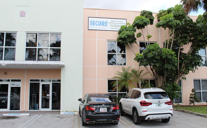 Manny Chamizo - One Sotheby's International Realty | Crexi