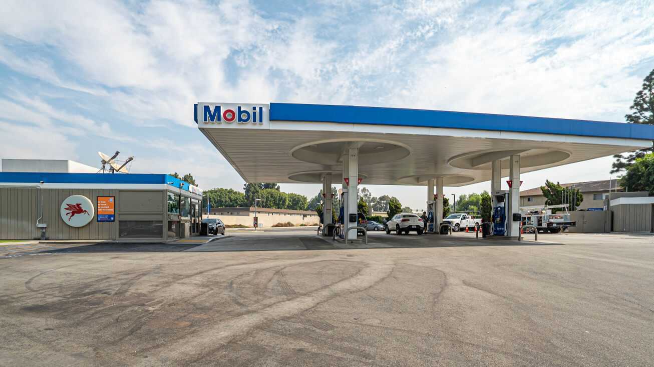 2500 E Lincoln Ave, Anaheim, CA 92806 - Retail Property for Sale ...