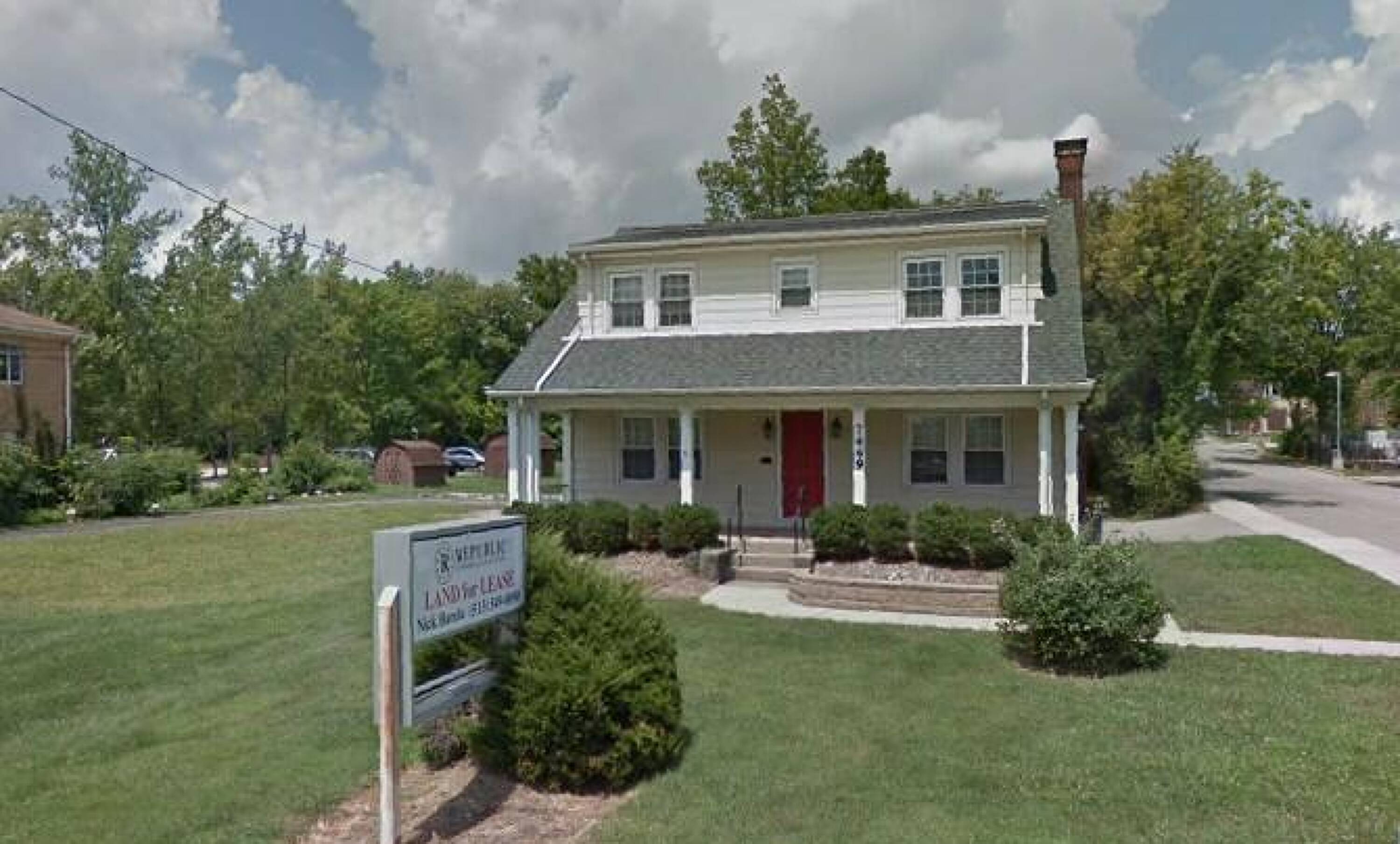 7445 MONTGOMERY RD Silverton OH 45236-4160 APN: 06020008020400 | Crexi.com
