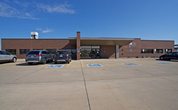 4150 KIMBALL AVE Waterloo IA 50701-9086 APN: 8813-09-226-031 | Crexi.com