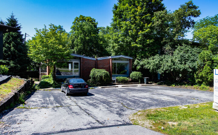 2099 W 5TH AVE Columbus OH 43212-1903 APN: 143-000240 | Crexi.com