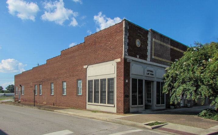 601 BANK STREET NW Decatur AL 35601-1607 APN: 0304181040004002 | Crexi.com
